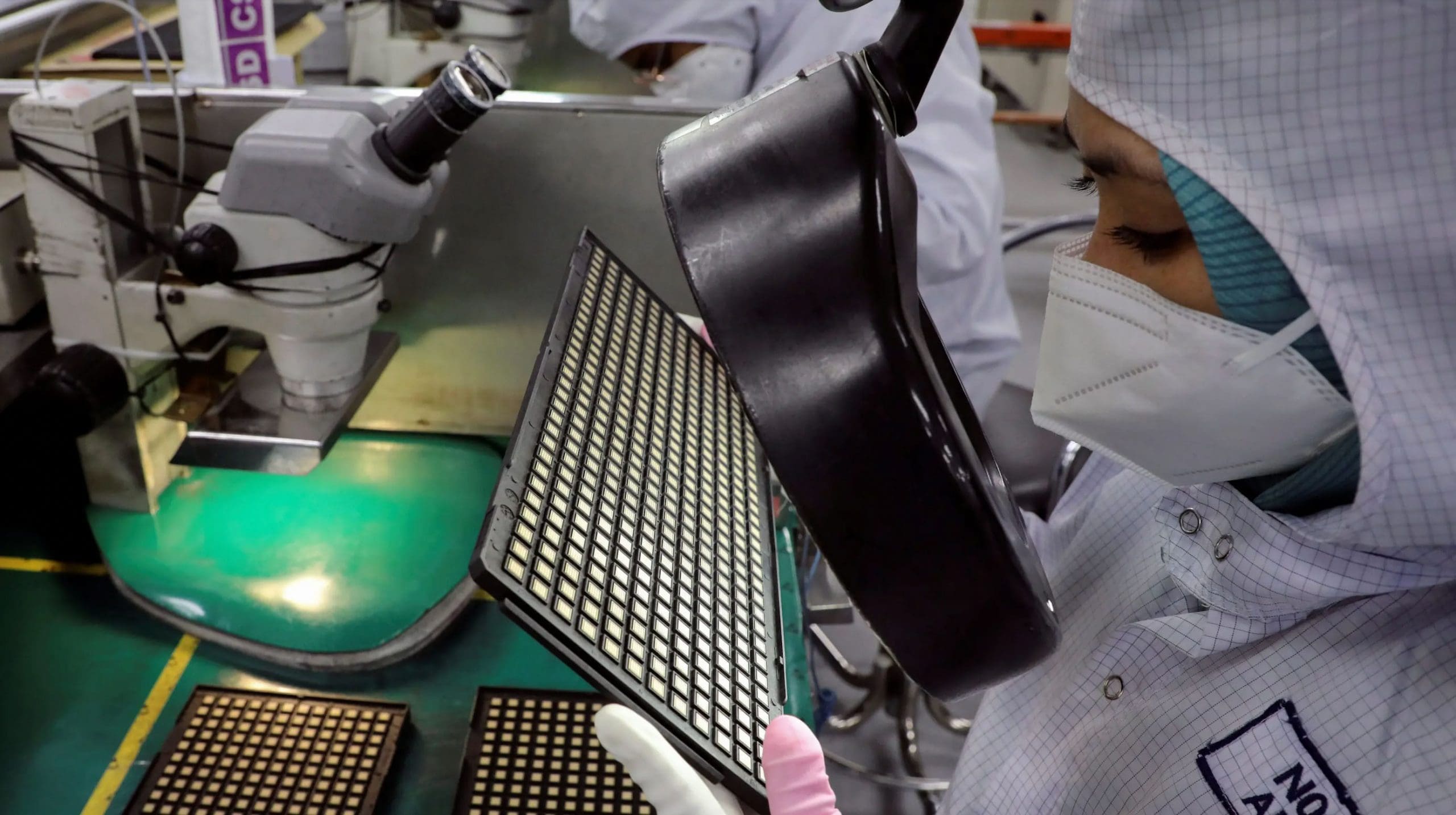 Ukrayna’nın neon gazı ihracatının kesilmesi, çip kıtlığını daha da ...